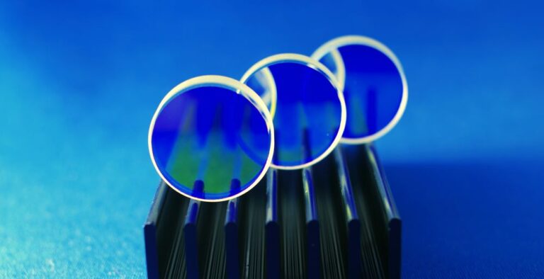 Dielectric or Metal: Your Guide to Optical Mirror Coatings